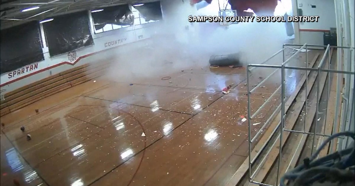 School roof nearly collapses on students, caught on camera