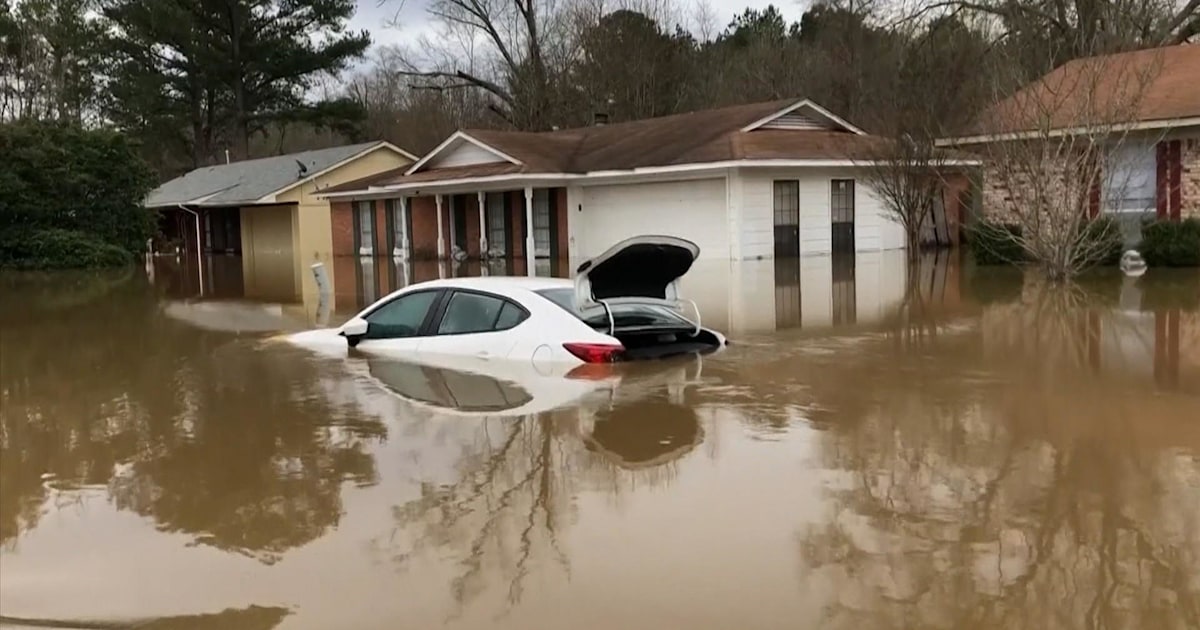 Mississippi flooding worsens as heavy rain batters South