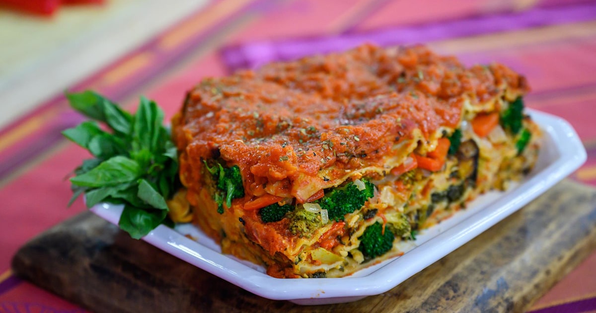 Make Carrie Underwood’s ‘ugly’ slow-cooker lasagna
