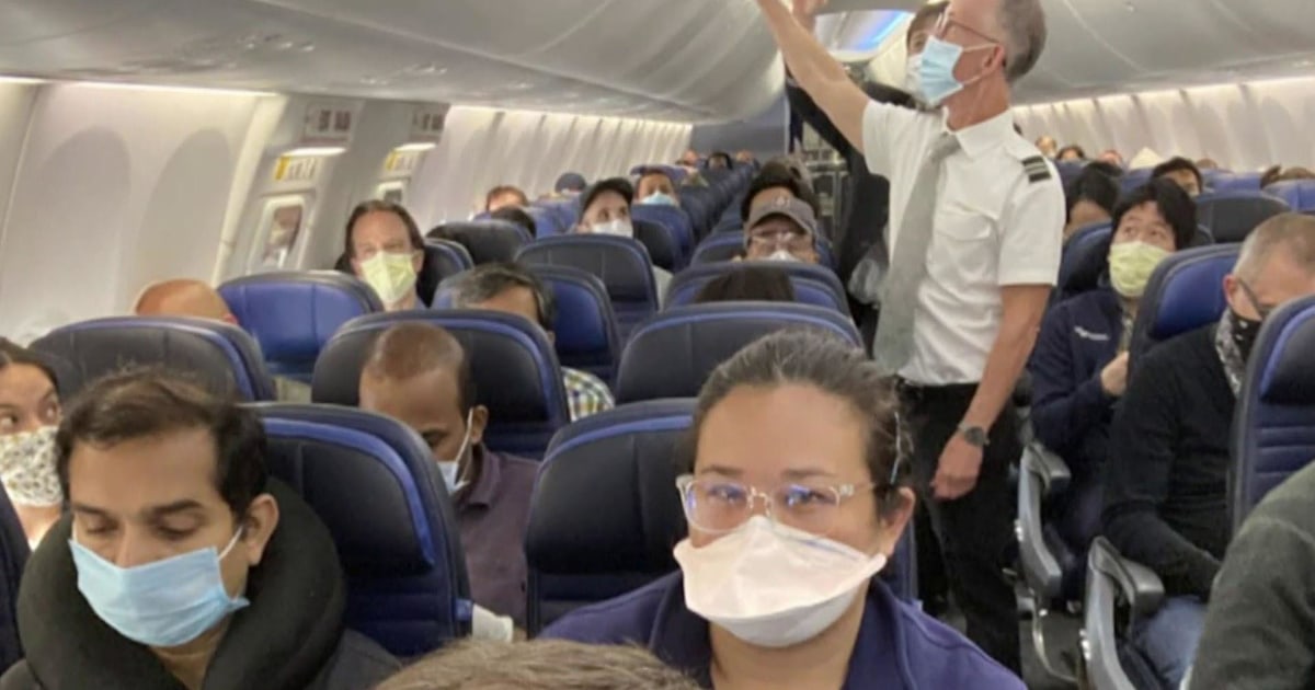 Images of crowded flights raise questions about safety aboard planes