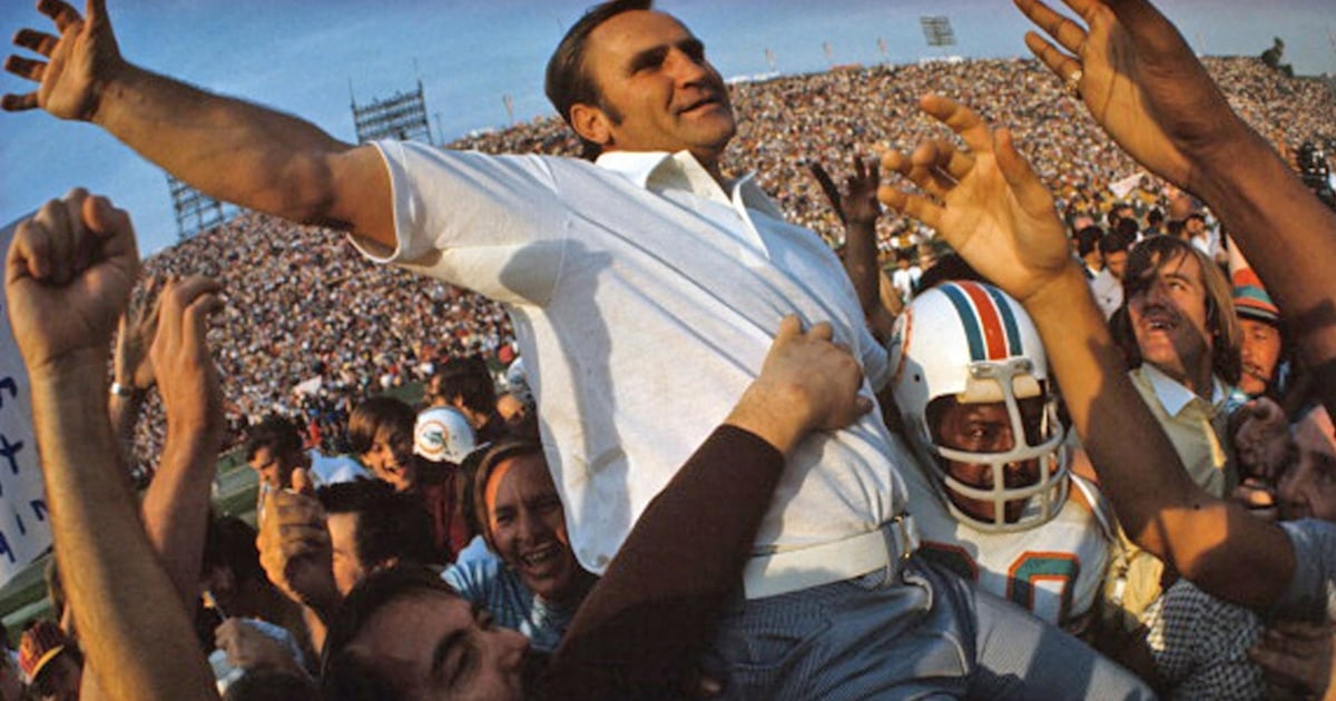 Coach Don Shula dies at age 90