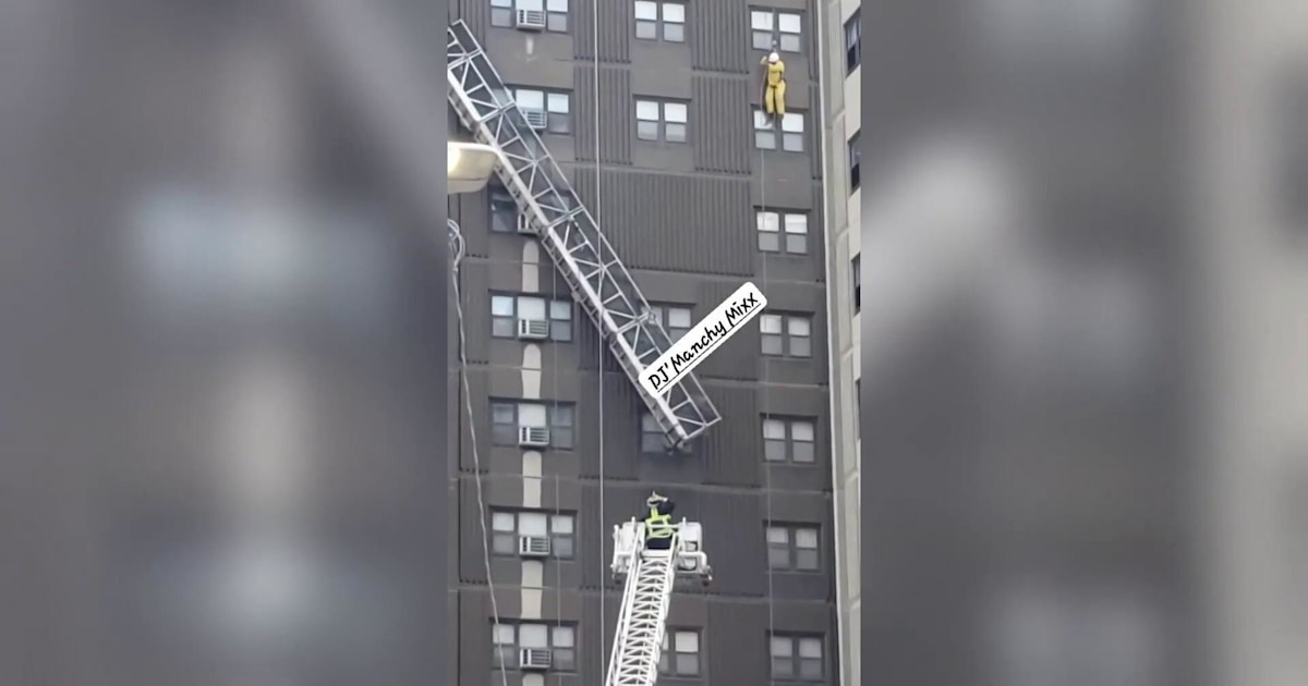 Caught on video: Firefighters rescue window washers after scaffold ...