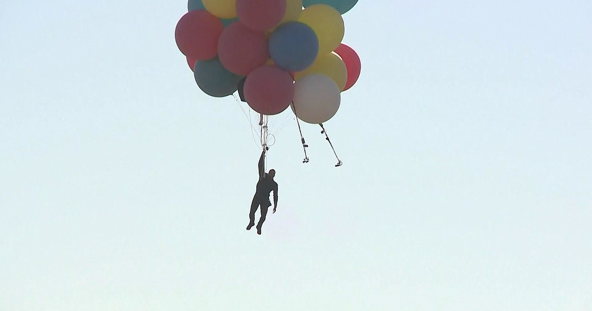David Blaine successfully completes ‘Ascension’ stunt with balloons