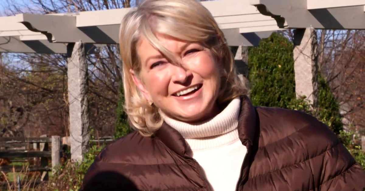Martha Stewart shares Thanksgiving memories with Harry Smith