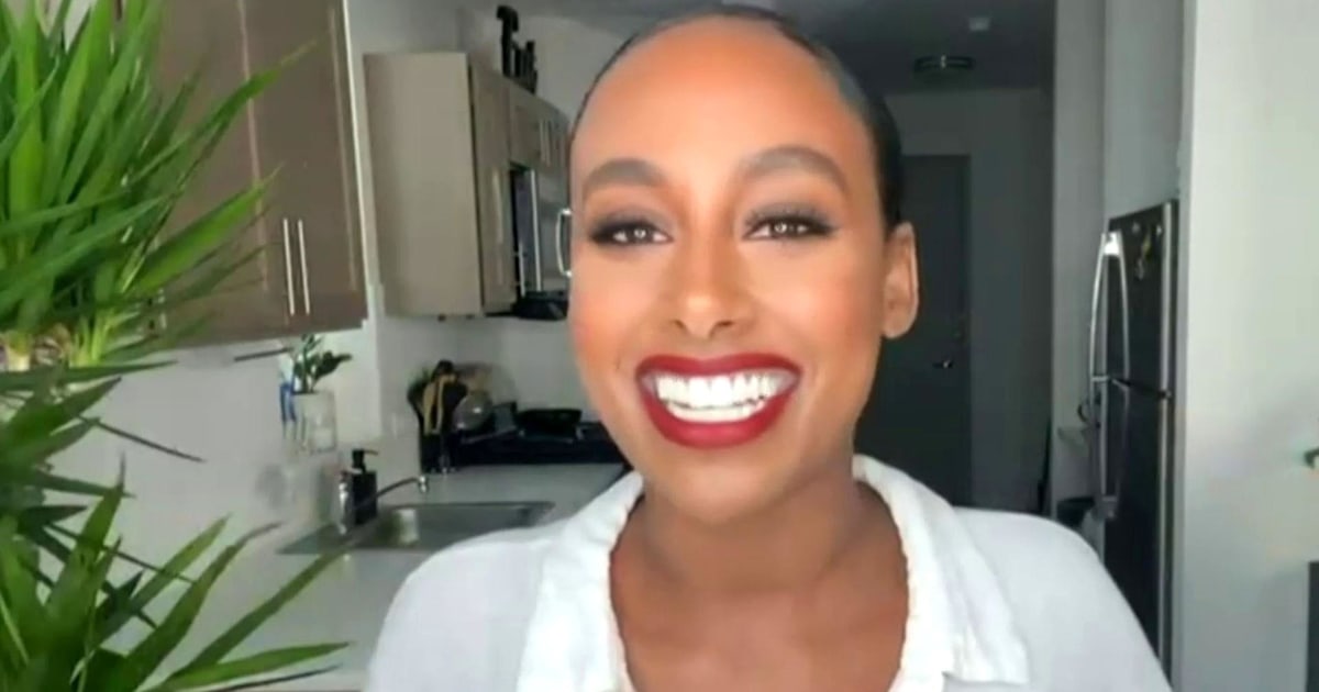 2 women are transformed with stunning virtual makeovers
