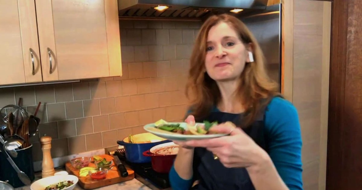 Make Melissa Clark’s garlicky beans and veggie tacos