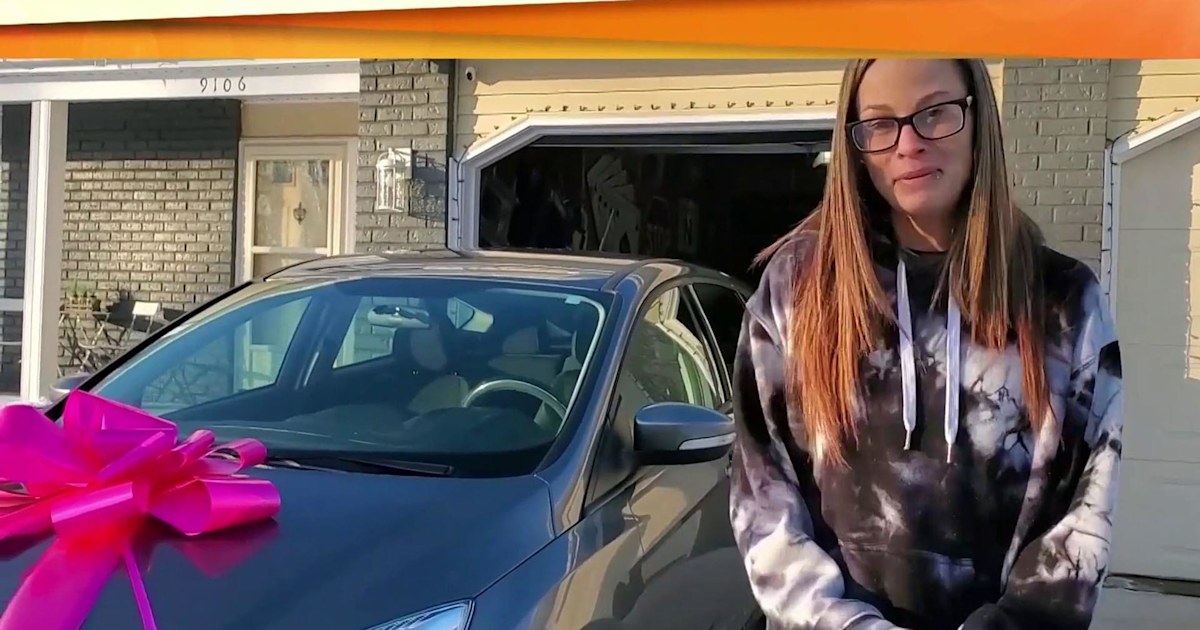Job-seeking single mom gets a new car from dozens of strangers
