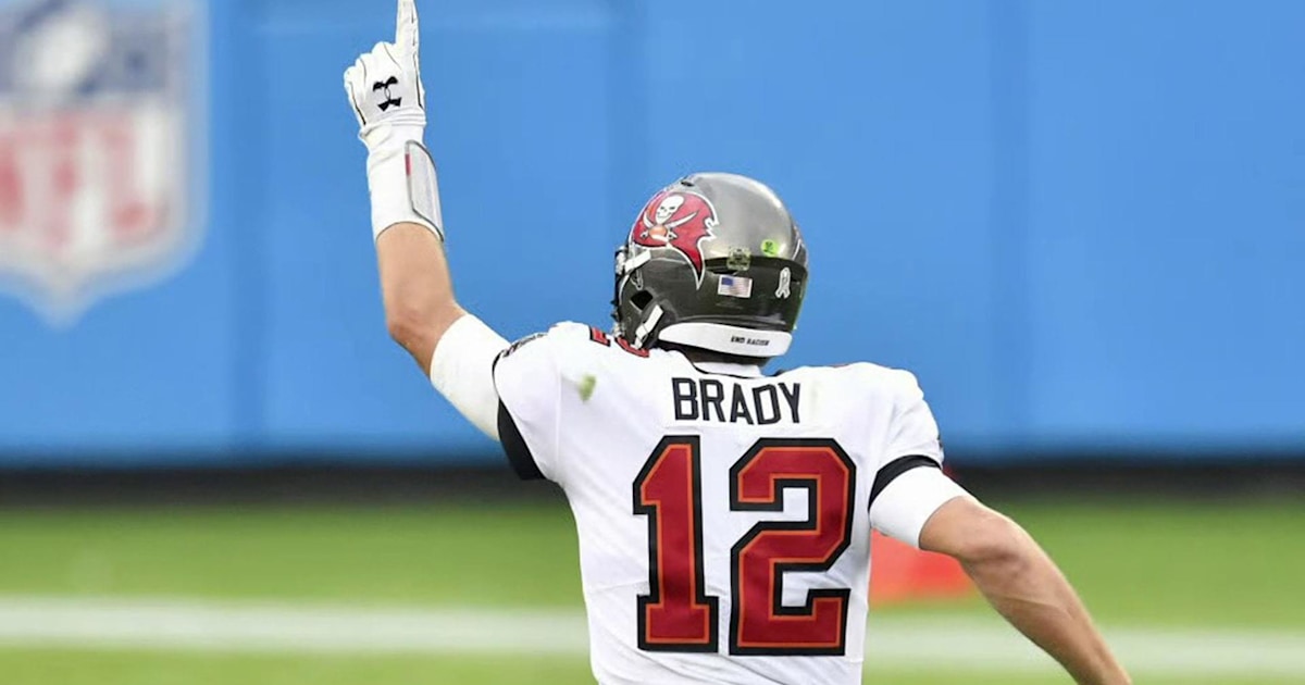 How do Patriots fans feel seeing Tom Brady wear a different team’s colors?