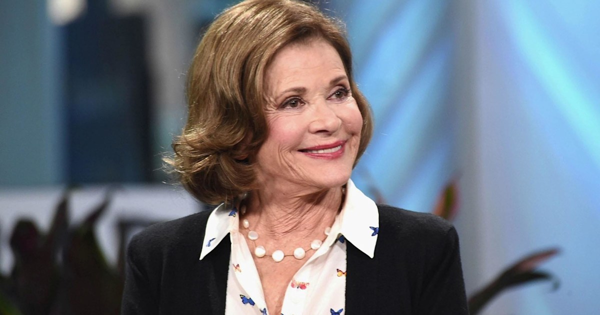 Jessica Walter remembered by fans after her death at age 80