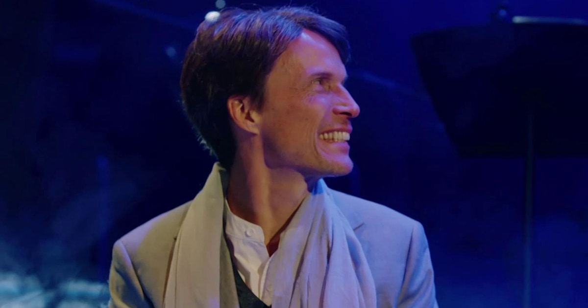 Tim Janis performs ‘Kid on the Mountain’ for St. Patrick’s Day