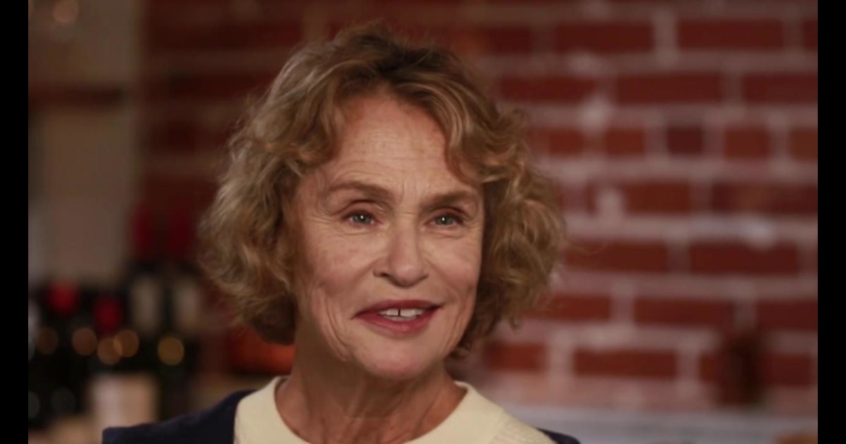 Supermodel Lauren Hutton opens up about her ‘unconventional’ beauty