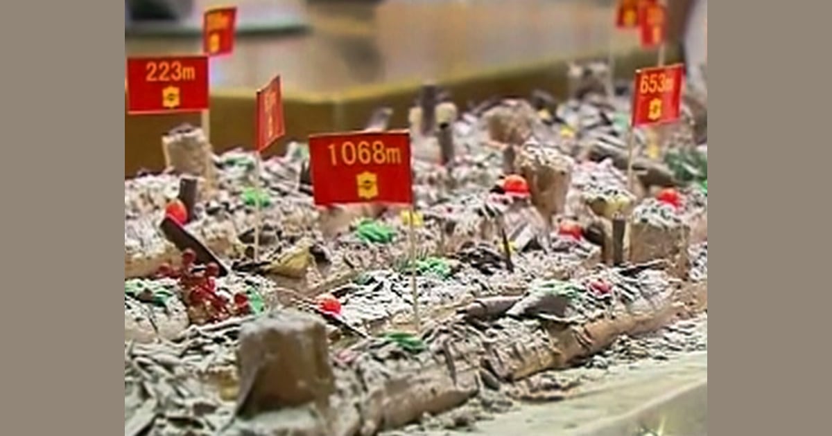 China chefs whip up the world's longest cake