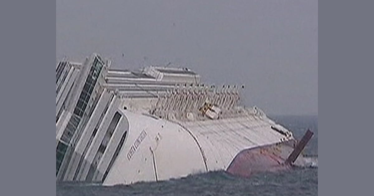 Rough sea stalls ship recovery