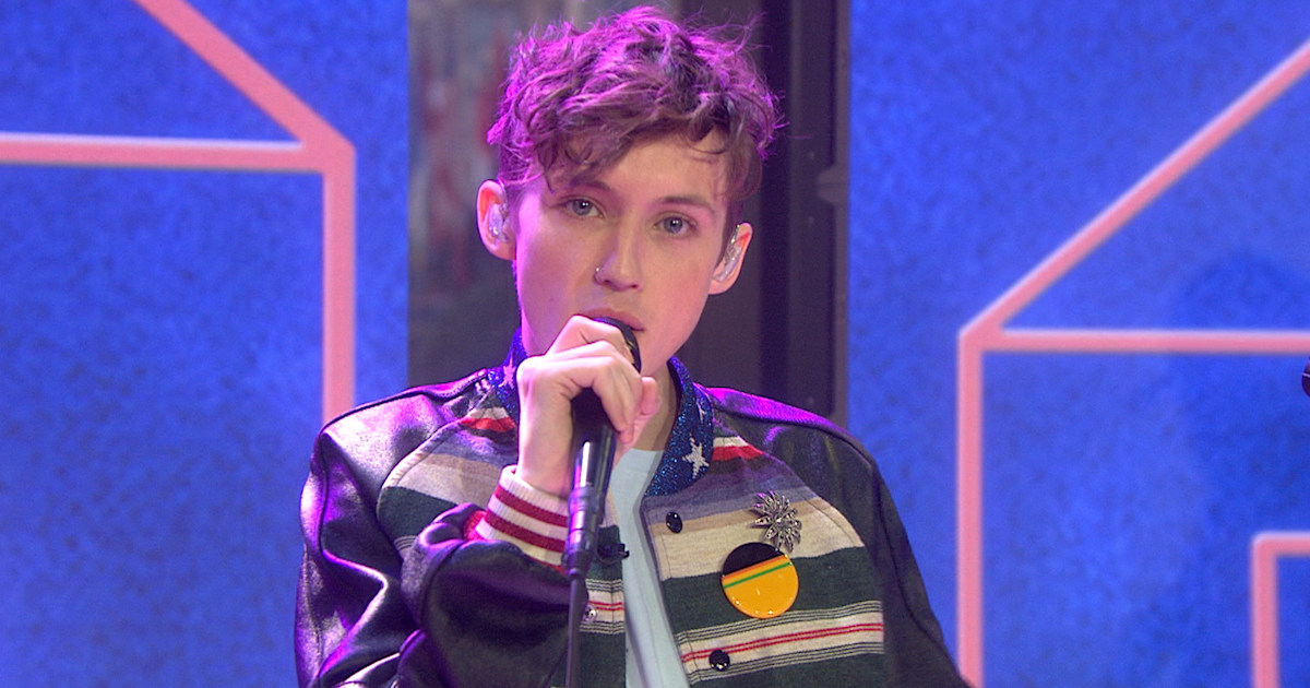 Troye Sivan performs ‘YOUTH’ live on TODAY