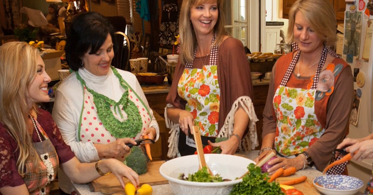 ‘Duck Dynasty’s' Miss Kay writes 'Duck Commander' cookbook