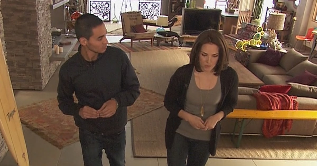 Erica goes undercover on 'Graceland' set