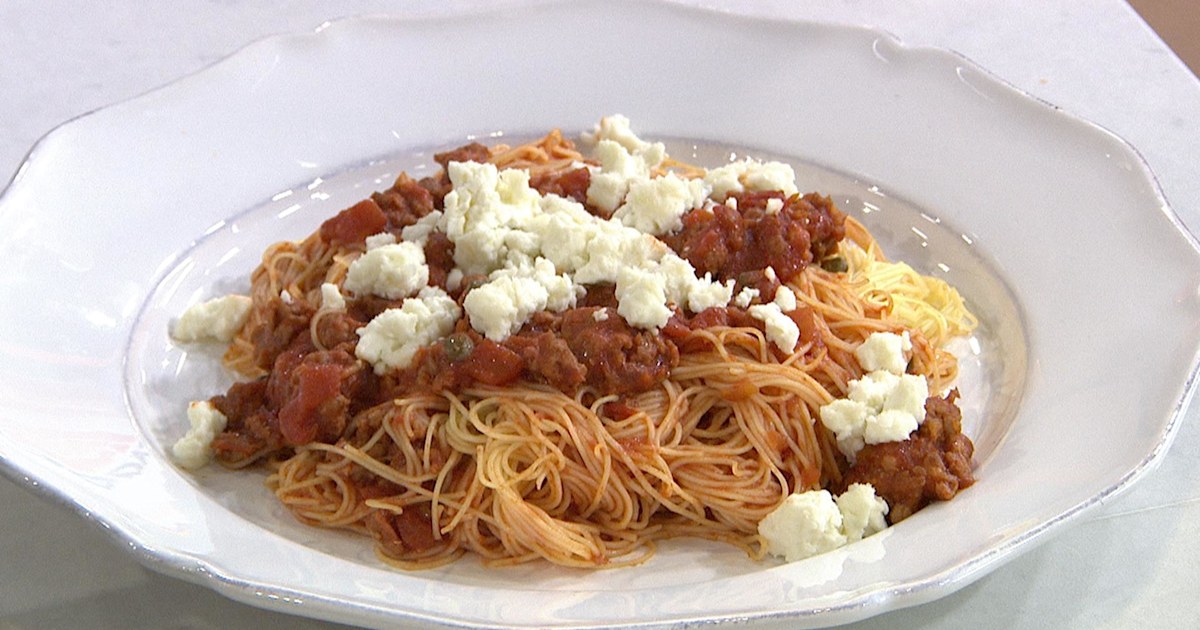 Pasta with sausage, peach cobbler: Bird Bakery owner shows how