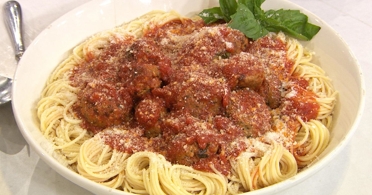 Make spaghetti and meatballs the Maroni Hot Pots way