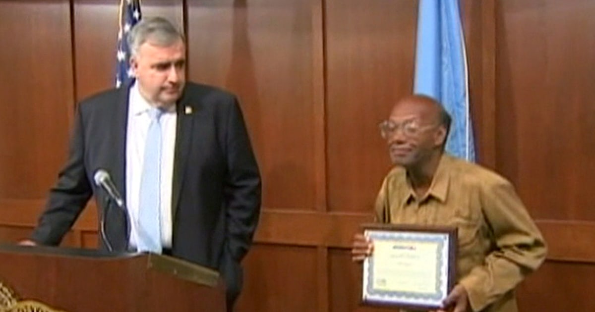 ‘Honest’ homeless man turns over $40K