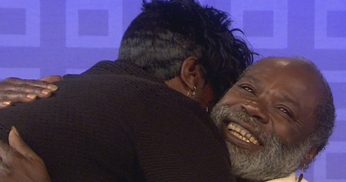 Homeless man who returned ring reunites with family