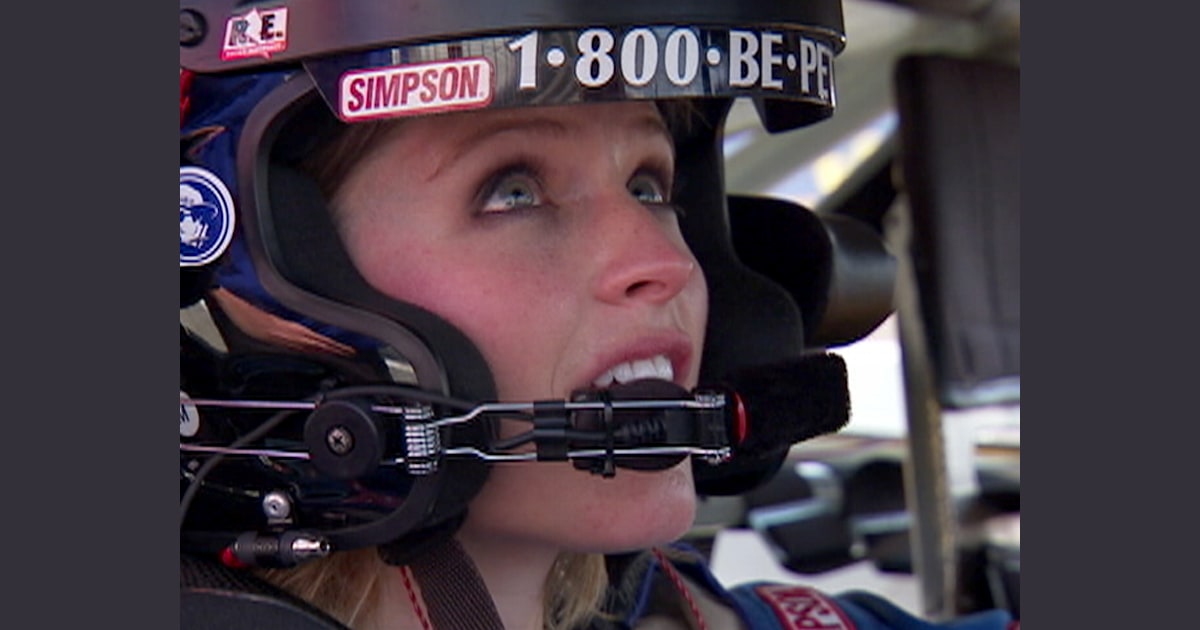 Sara ‘revs her engine’ as a Nascar driver