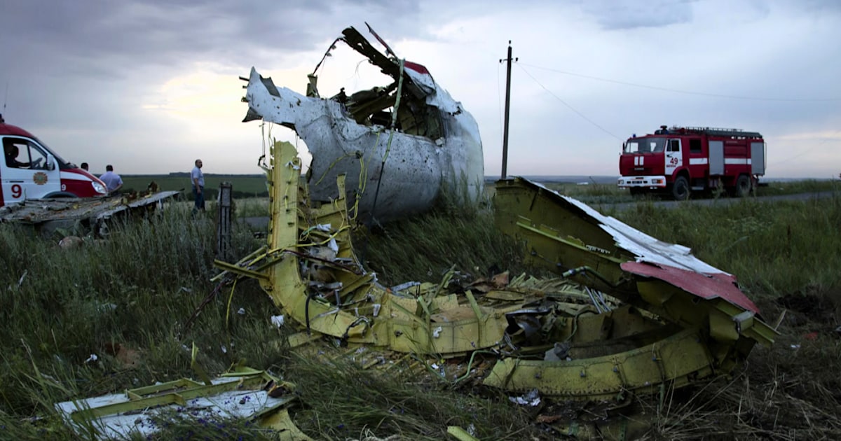 Malaysia Airlines flight MH17 crash leaves heartbreaking debris from ...