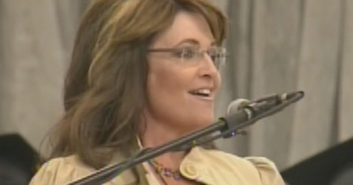 Sarah Palin speaks to graduating class of 27