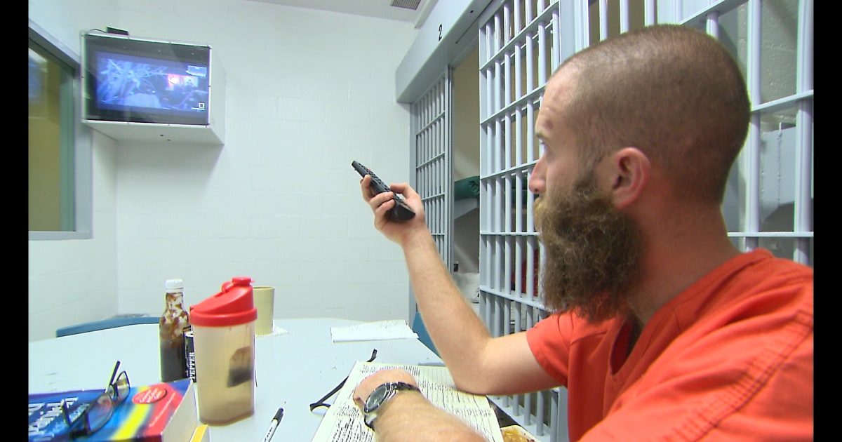 Wealthy criminals pay to stay in fancy prison