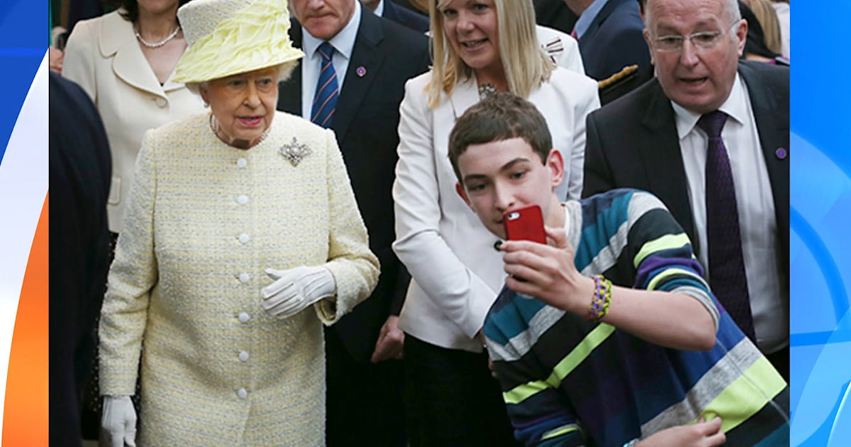 Report: Queen Elizabeth sick of smartphones and selfies