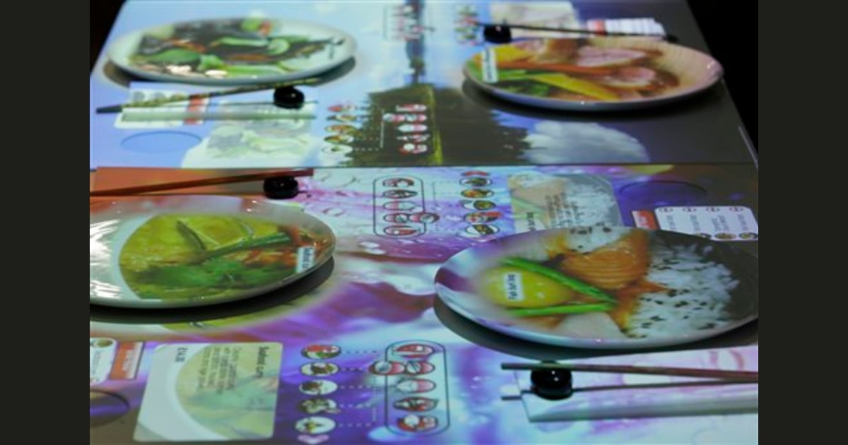 Restaurant puts virtual food onto diners' plates
