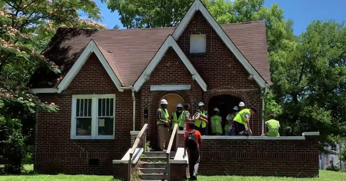Build Up program allows recent grads to build their own homes