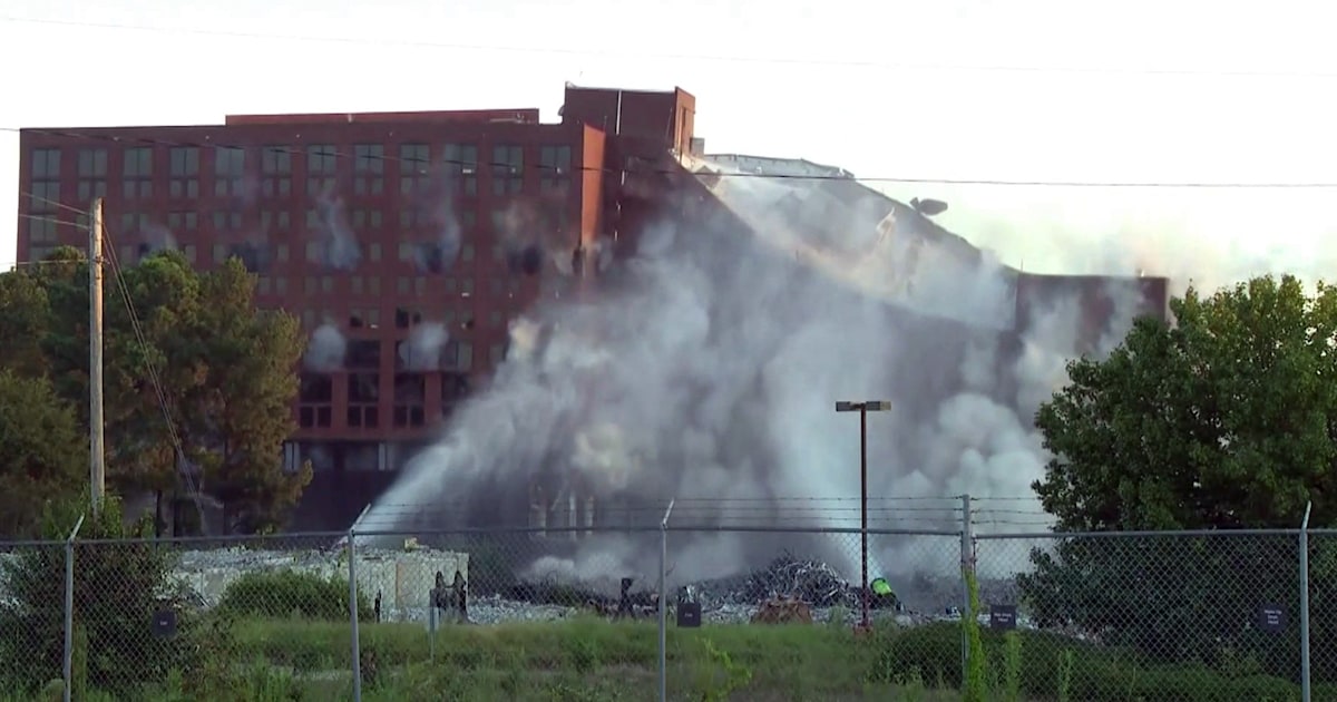 Hotel demolished at Atlanta's airport for expansion project