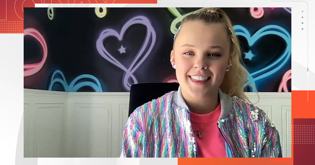 JoJo Siwa talks new Paramount+ film 'The J Team' and coming out LGBTQ