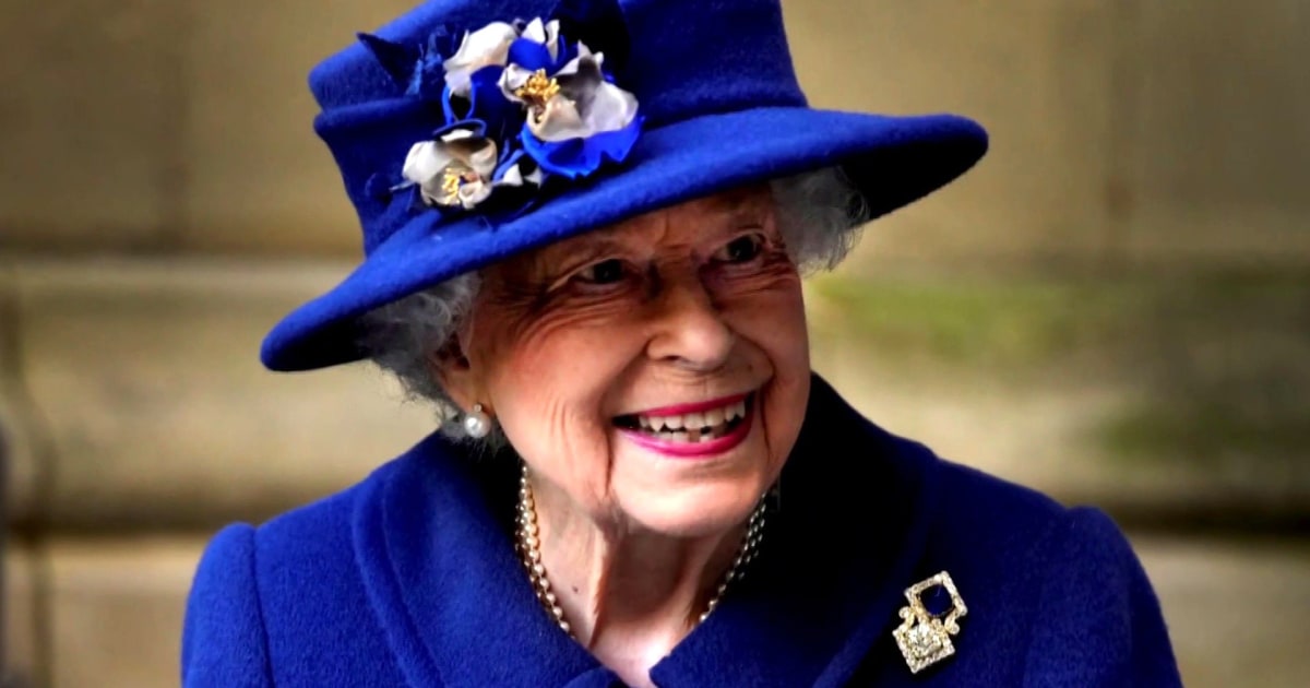 Queen Elizabeth back at Windsor Castle after spending night in hospital