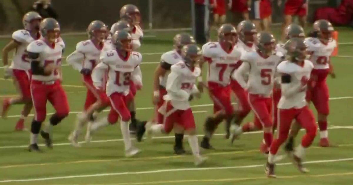 Deaf high school football team moves closer to first championship