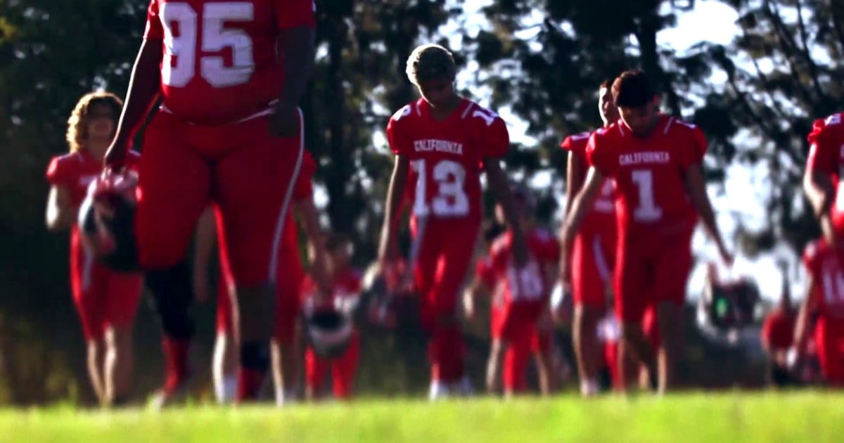 Undefeated deaf football team makes history as they race to state ...