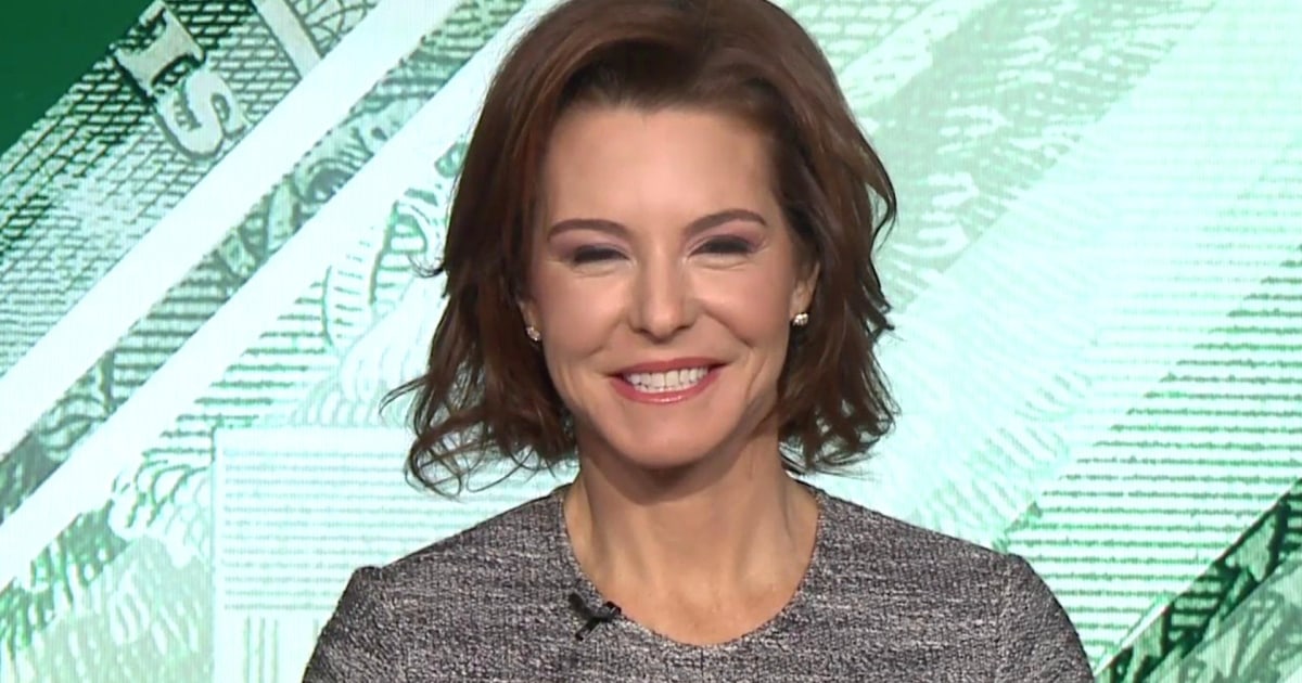 Saving, investing, tracking spending: Top financials tips for 2022