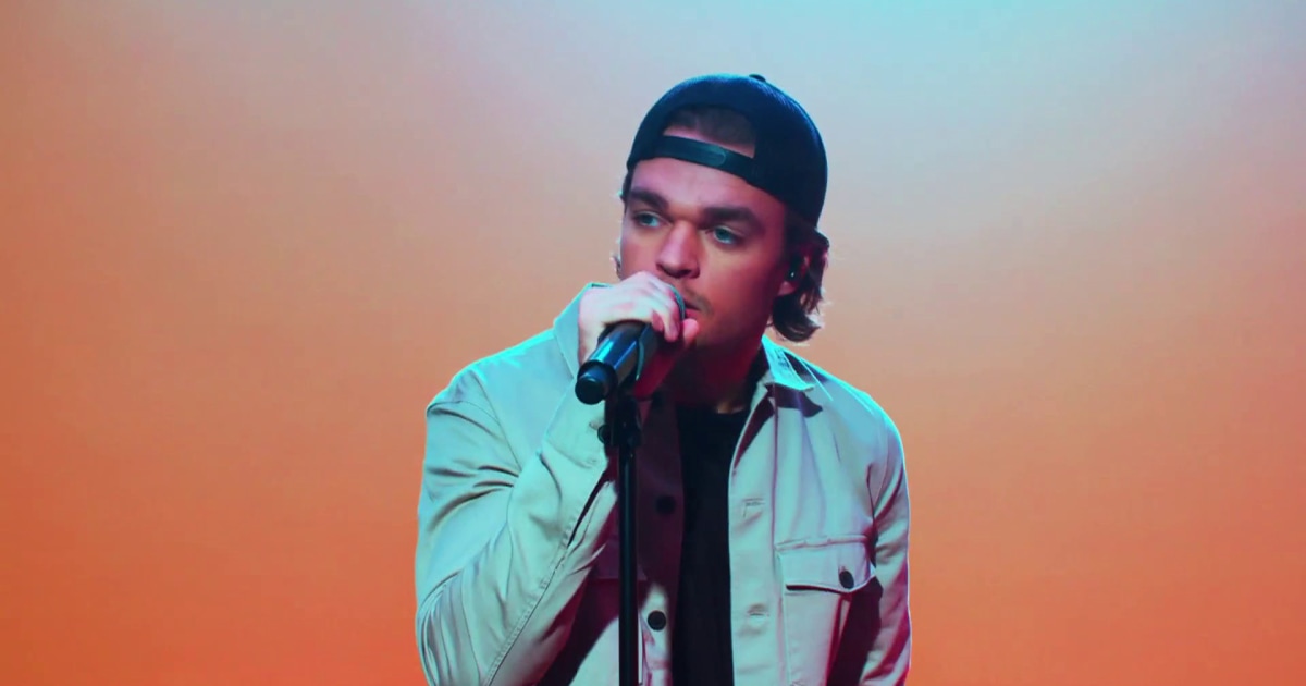 Country singer Conner Smith performs ‘Learn From It’