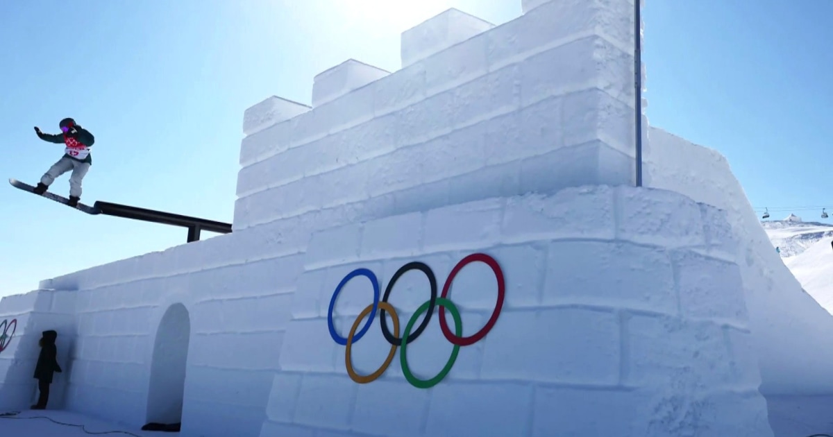 Great Wall of China re-created on slopestyle snowboarding course