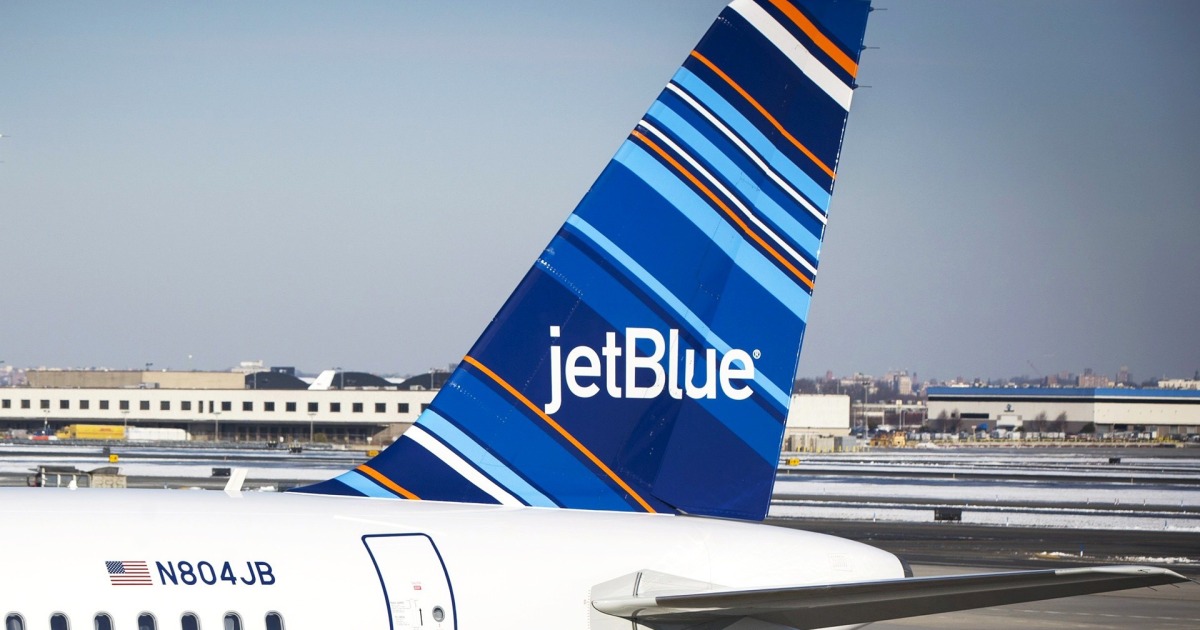 JetBlue pilot removed from cockpit told officials he'd had 7 or 8 drinks