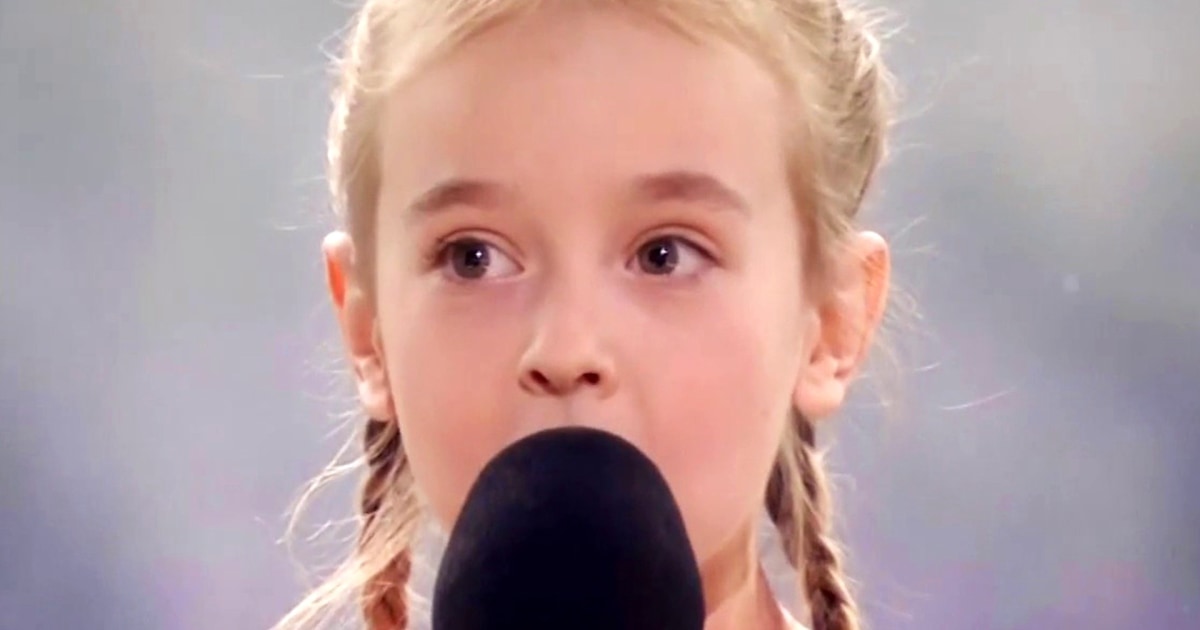 Ukraine’s ‘Let It Go’ girl performs national anthem at charity concert