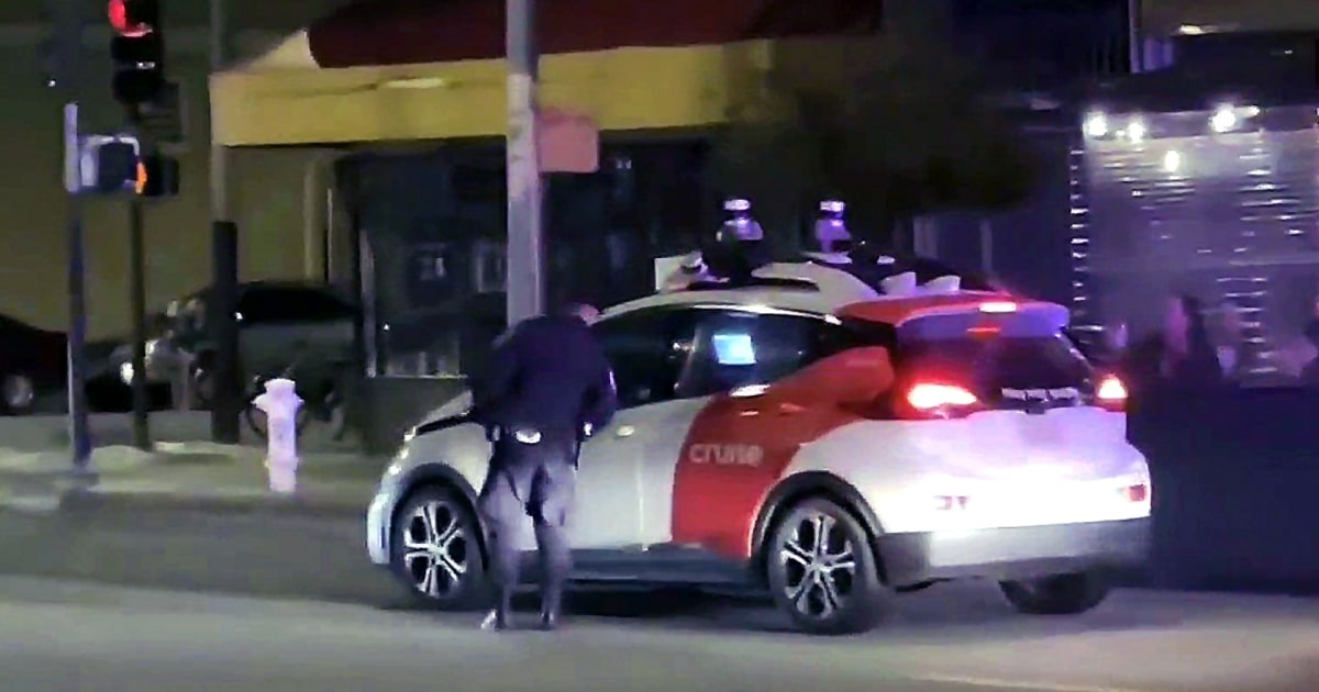 Police officer pulls over driverless car in not-so-routine traffic stop