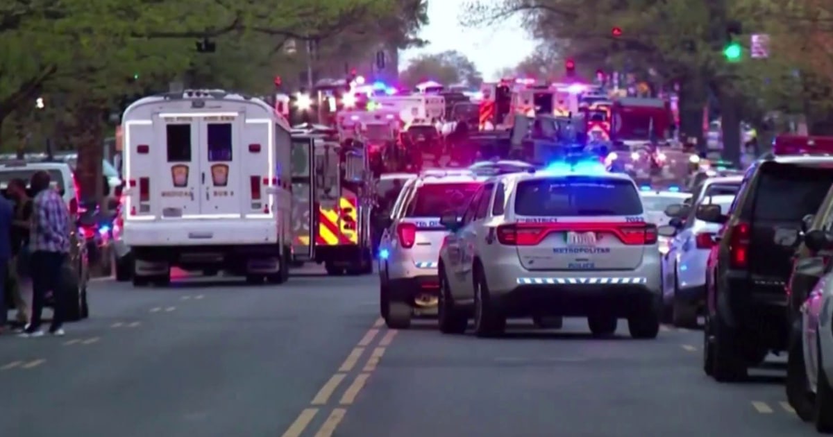 Suspected Washington DC sniper found dead after shooting 4