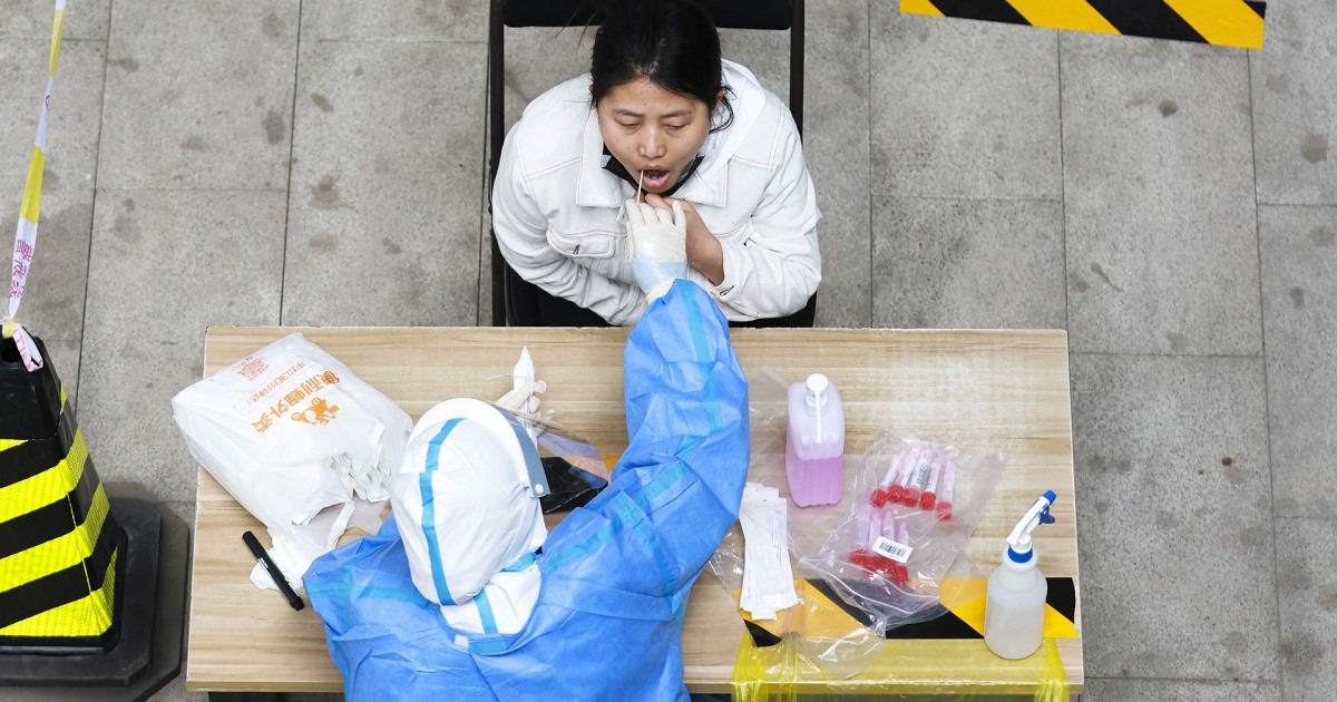 Chinese authorities enforce “zero COVID” policy