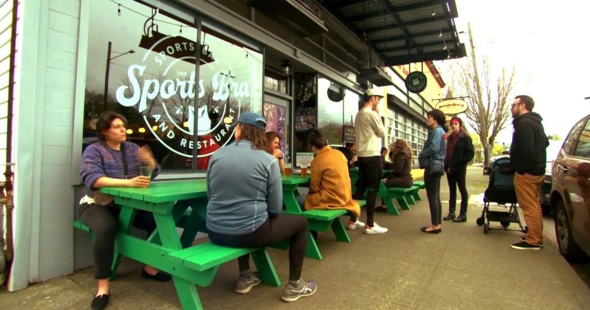 First ever women’s sports bar open in Portland