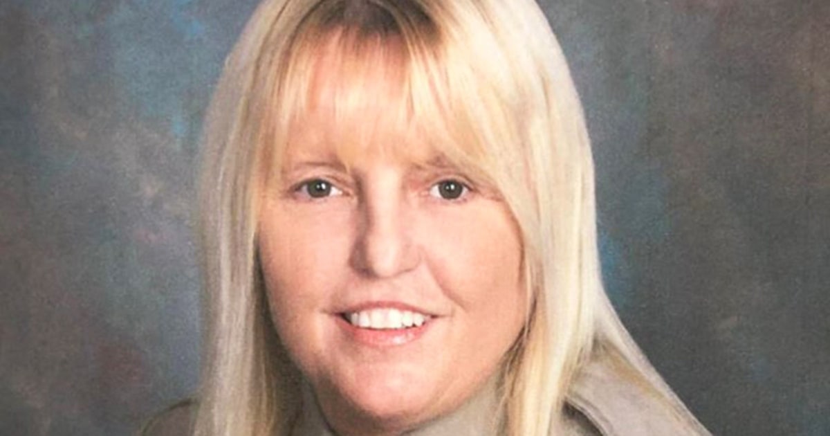 Arrest warrant issued for missing prison officer Vicky White