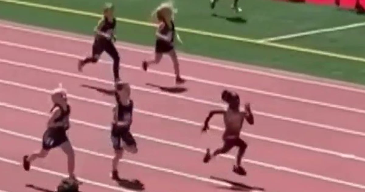 Watch: Runner makes remarkable comeback after losing shoe