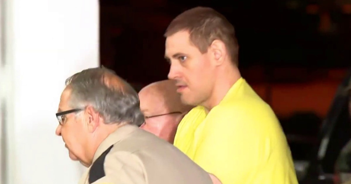 Escaped inmate Casey White charged in first court appearance