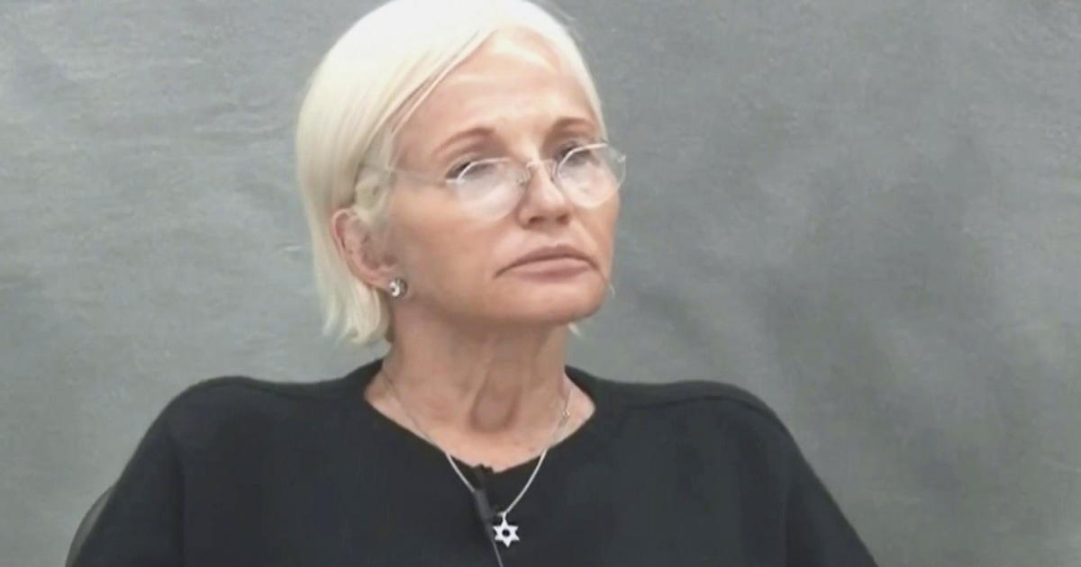 Ellen Barkin testifies ex Johnny Depp was 'jealous' and 'controlling'