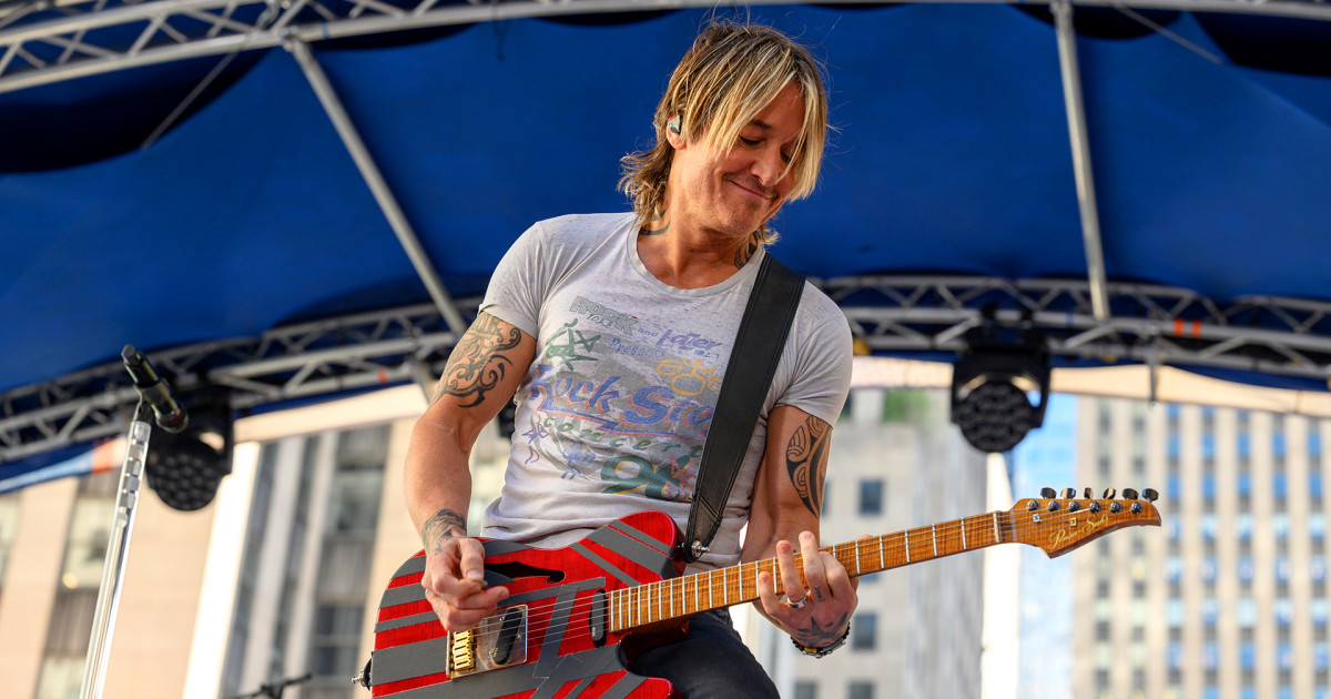 Keith Urban performs hit song ‘Blue Ain’t Your Color’ live on TODAY